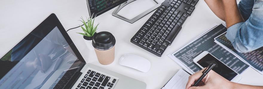 Travailler dans le secteur IT en améliorant ses compétences